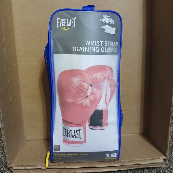 Everlast | Accessories | New Everlast Wrist Strap Bag Training Gloves 2 ...